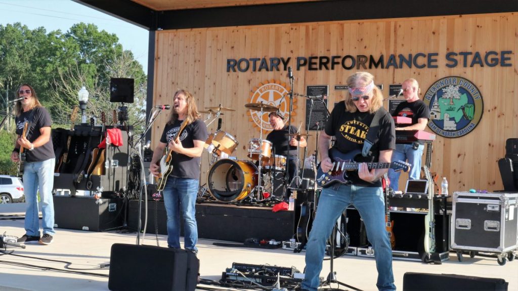 Eagles tribute band rocks Taylorsville – The Taylorsville Times